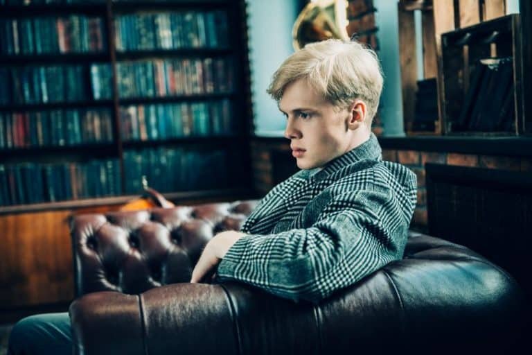 Introversion vs. Shyness: Spotting the Difference – The Strategic Introvert